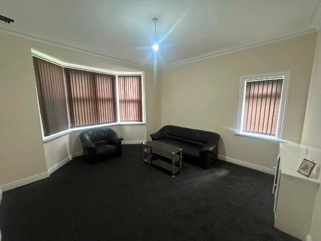 Beaconsfield Road, Leicester LE3, 2 bed flat to rent, £900 pcm | PrimeLocation