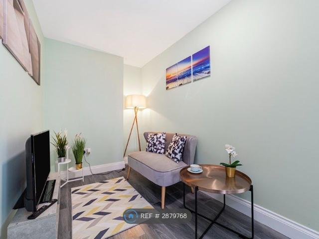 Beaconsfield Road, London SE9, 3 bed maisonette to rent, £2,700 pcm | PrimeLocation