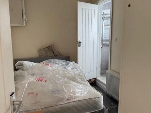 Beaconsfield Road, Southall UB1, 1 bed flat to rent, £1,050 pcm | PrimeLocation