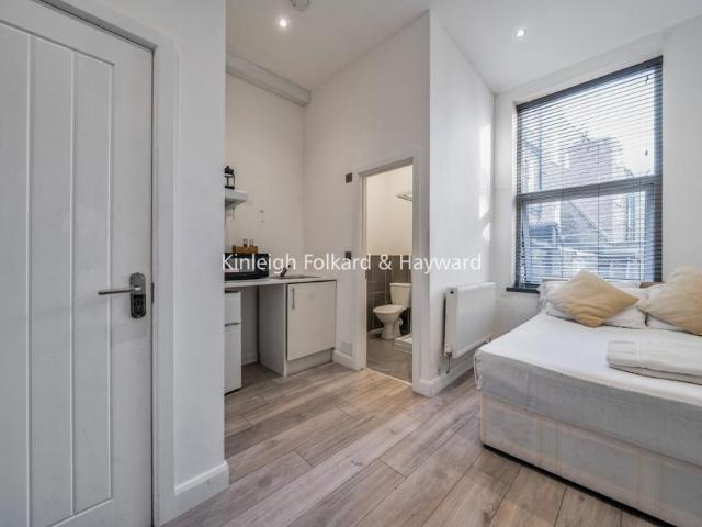 Beaconsfield Terrace Road, London, W14 Studio to rent £1,550 pcm £358 pw