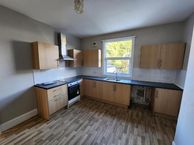 Beaconsfield Villas, Brighton BN1 2 bed flat to rent £1,725 pcm £398 pw