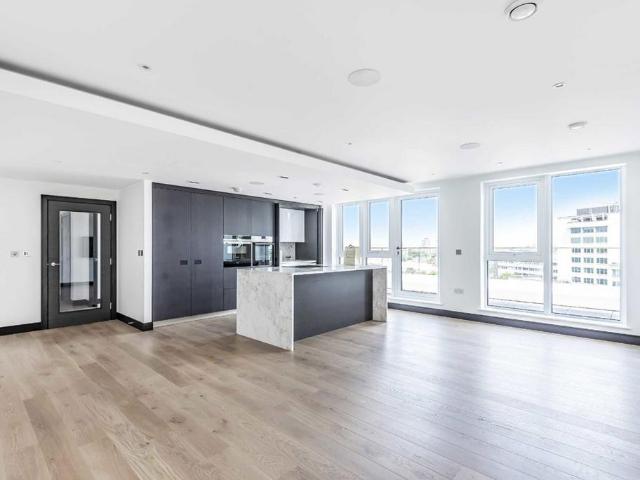 Beadon Road, London W6 3 bed flat to rent £6,150 pcm £1,419 pw