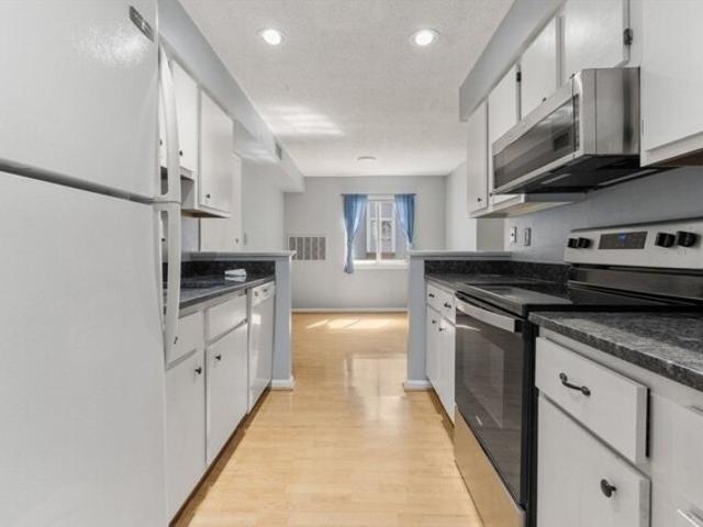 Beals Cove Rd Apt B, Hingham, Condo For Sale