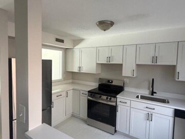 Beals Cove Rd Apt C, Hingham, Condo For Sale
