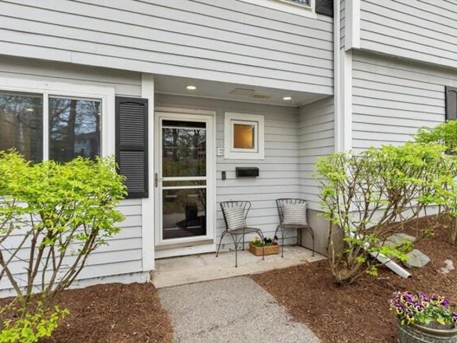 Beals Cove Rd Apt F, Hingham, Condo For Sale
