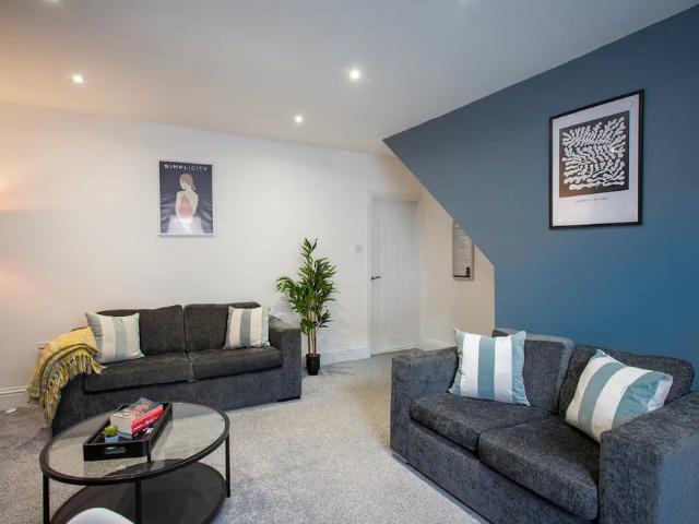 Beamish | Modern 3 Beds Sleeps 5 | Parking | WIFI