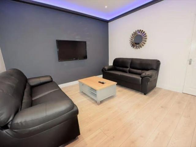 Beamsley Mount, Leeds LS6 6 bed terraced house to rent £3,822 pcm £882 pw
