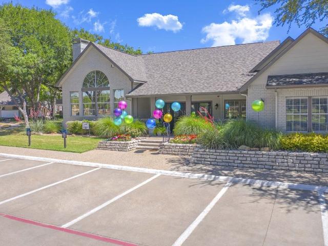 Bear Creek at Harwood Apartments 2 Bedroom Apartment for Rent at 1130 Bear Creek Pkwy, Euless, TX 76039 Villages Of Bear Creek
