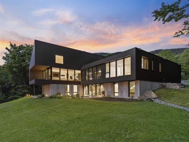 Bear Creek Ln, Waterbury, Home For Sale