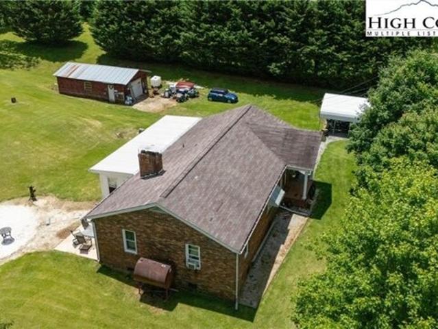 Bear Creek Rd, Bakersville, Home For Sale