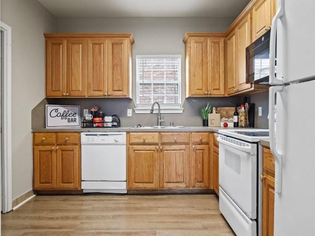 Bear Crossing 4 Bedroom Apartment for Rent at 2406 S University Parks Dr, Waco, TX 76706 Oakwood
