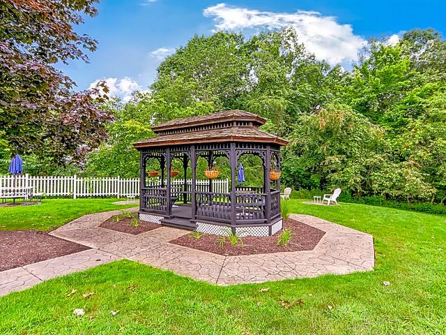 Bear Run Village 1 Bedroom Apartment for Rent at 100 Bear Run Dr, Pittsburgh, PA 15237