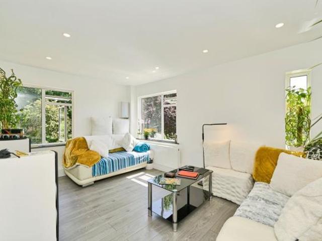 Beard Road, Kingston Upon Thames, KT2 1 bed flat to rent £1,750 pcm £404 pw