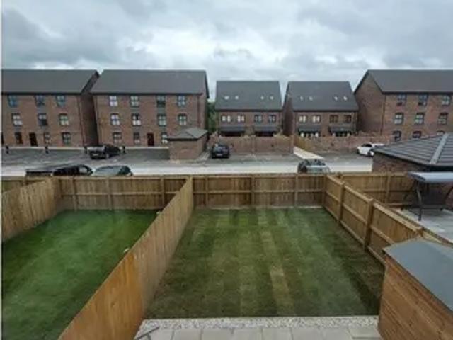 Beard Street, Droylsden, M43 6UD, United Kingdom | 3 bed duplex for rent #167620138 | Rentberry
