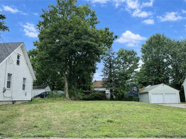 Beardsley St, Akron, OH 44301