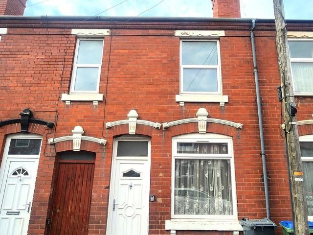 Bearmore Road, Cradley Heath B64, 2 bed terraced house to rent, £995 pcm | PrimeLocation