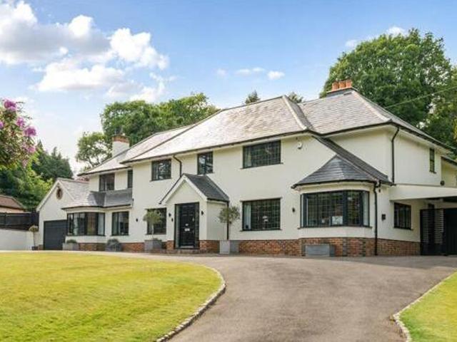 Bears Den, Kingswood, 6 Bedroom Detached