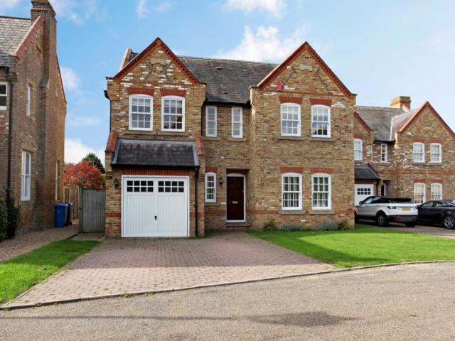 Bears Rails Park, Old Windsor. 4 bed terraced house to rent £3,600 pcm £831 pw