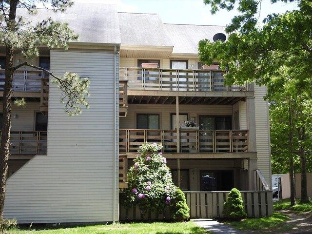 Bearses Way Apt Nf, Barnstable, Condo For Sale