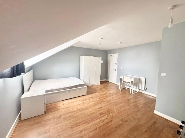 Bearwood Road, Smethwick B66, 1 bed flat to rent, £700 pcm | PrimeLocation