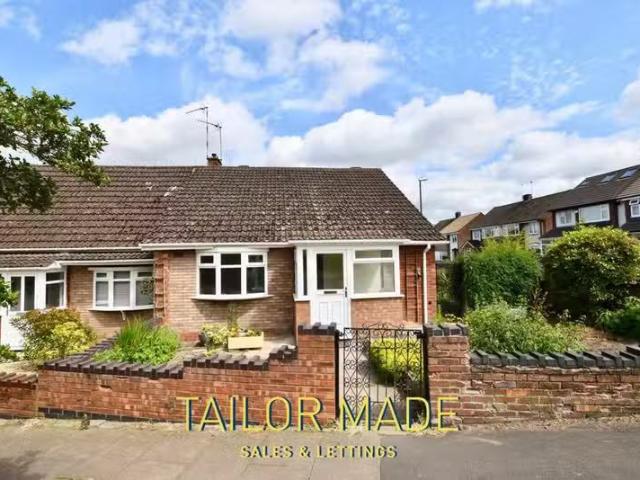 Beche Way, Allesley Park, Coventry. 2 bed bungalow to rent.