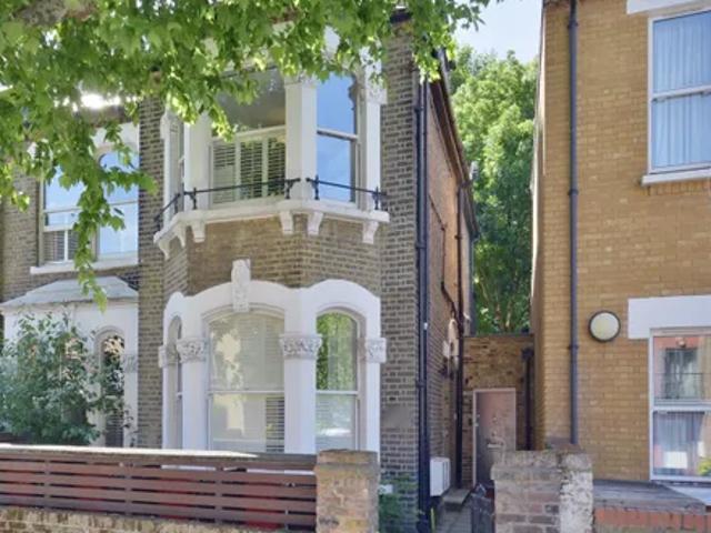 Bechtel House, 245 Hammersmith Road, London, W6 7DN, United Kingdom | 3 bed apartment for rent #154570560 | Rentberry