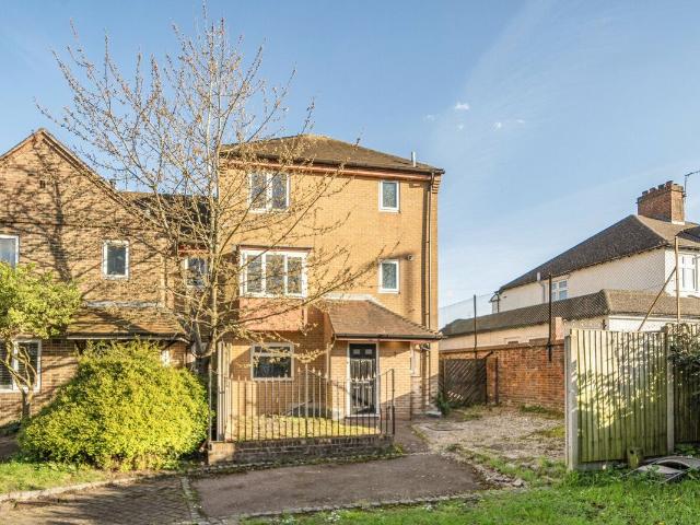 Beckenham Hill Road, London SE6, 5 bed detached house to rent, £3,000 pcm | PrimeLocation