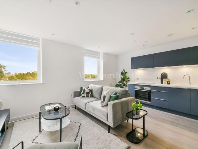 Beckenham Road, Beckenham BR3, 2 bed flat to rent, £1,800 pcm | PrimeLocation