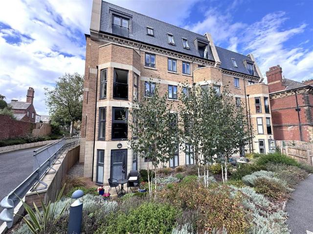 Beckett Grange, Berneslai Close. 2 bed apartment to rent £1,495 pcm £345 pw