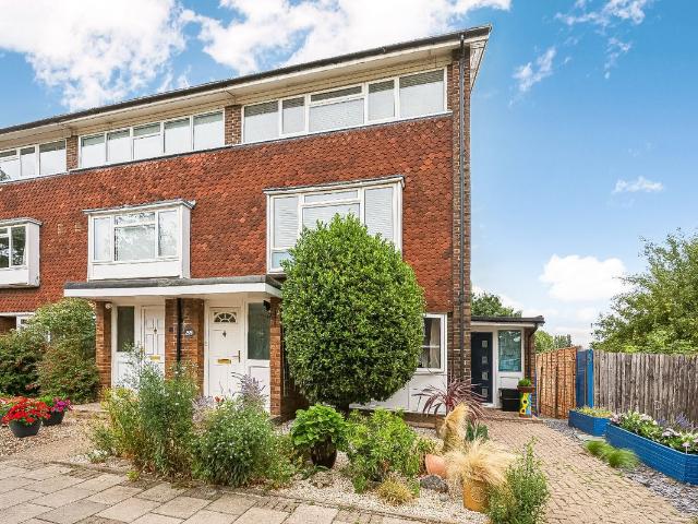 Beckett Walk, Beckenham BR3, 2 bed maisonette to rent, £1,950 pcm | PrimeLocation