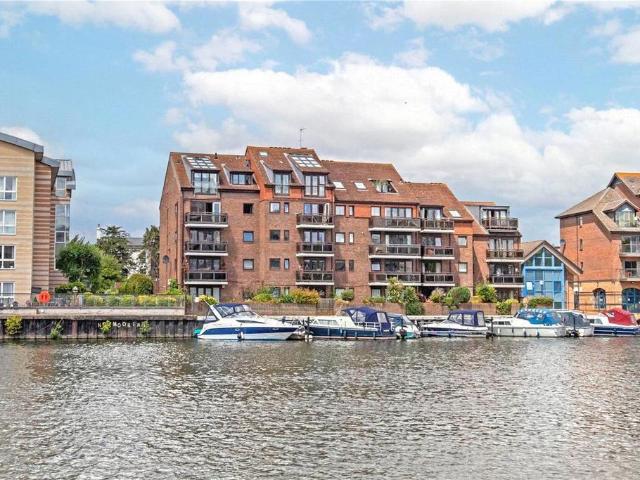 Becketts Place, Kingston Upon Thames KT1 2 bed flat to rent £2,395 pcm £553 pw
