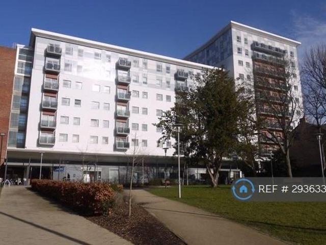 Becket House, Brentwood, CM14 2 bed flat to rent £1,575 pcm £363 pw