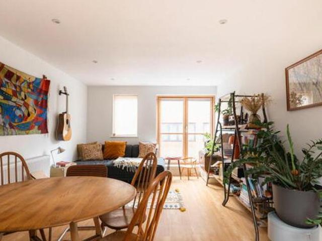 Becket House, High Street, 2 Bedroom Apartment
