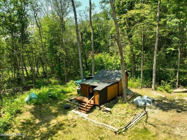 Becket MA 01223 105082487