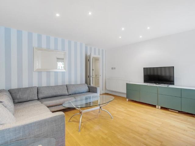 Beckford Close London W14 3 bed apartment to rent £5,000 pcm £1,154 pw