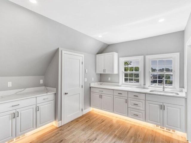 Beckford St Apt,beverly, Condo For Sale