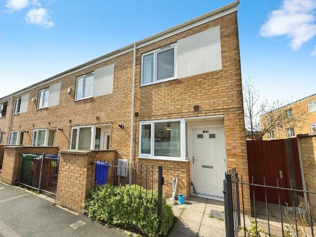 Beckhampton Close, Manchester. 2 bed end of terrace house to rent £1,550 pcm £358 pw