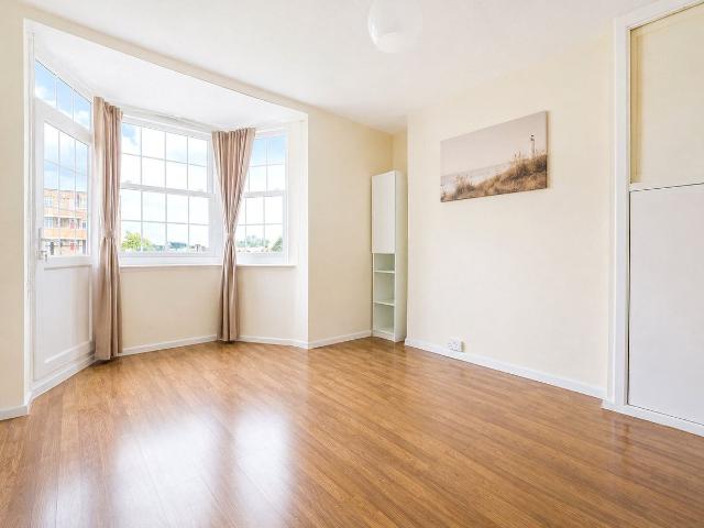 Becklow Gardens, London W12, 1 bed flat to rent, £1,700 pcm | PrimeLocation
