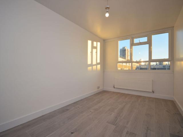 Beckley House, Tower Hamlets E3, 2 bed flat to rent, £2,200 pcm | PrimeLocation