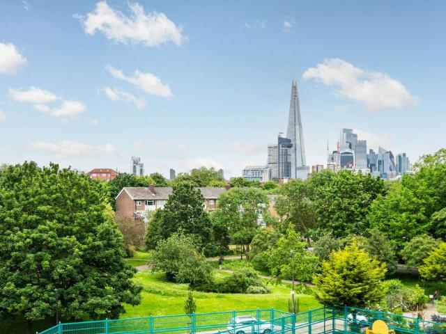Beckway Street, SE17, Elephant and. 3 bed maisonette to rent £3,000 pcm £692 pw