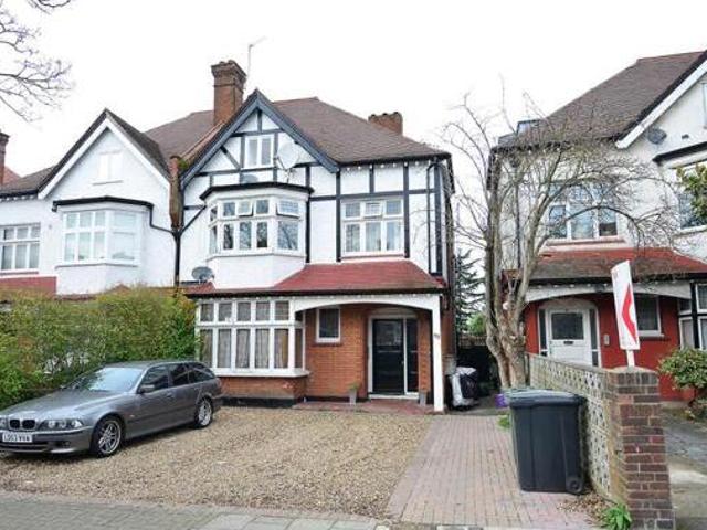 Becmead Avenue, London, 2 Bedroom Flat