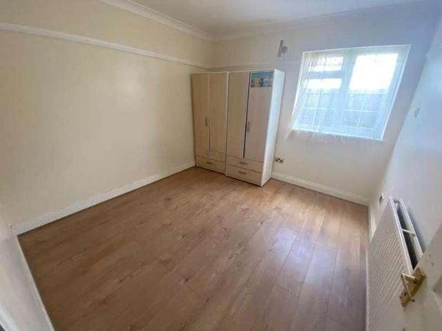Bedwell Gardens, Hayes, UB3