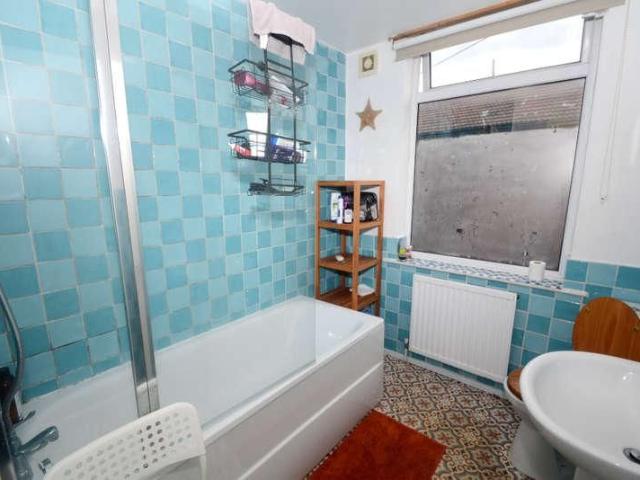 Bed Cedar Grove, Fallowfield, Manchester, M14