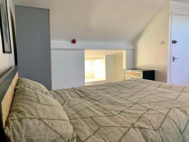 Bed / Bath / Large House Bills Included, LN5