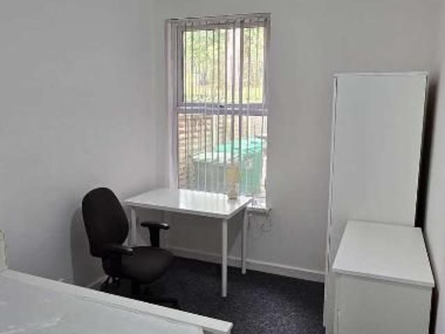Bed / Bath / Lenton Boulevard, NG7