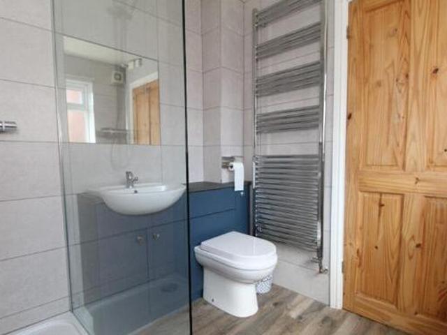 bed Dallas York Road, Beeston, 3 Bedroom Detached