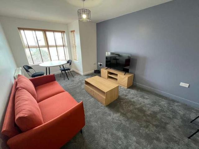 Bed Ensuite Student Flat / Jul, LN5