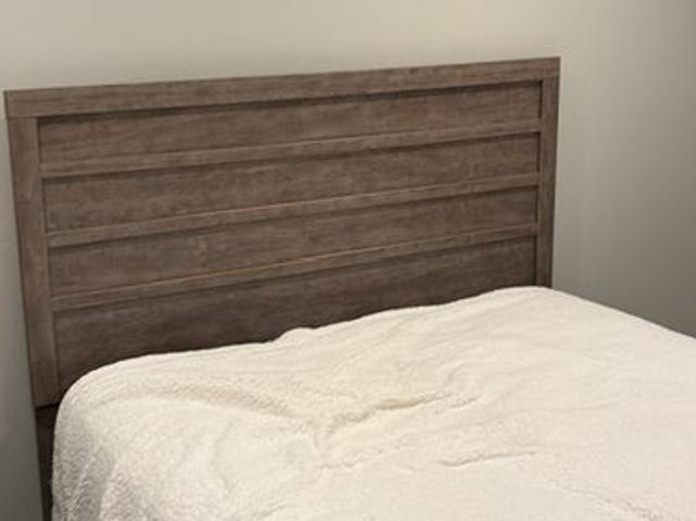 Bed room with shared bathroom