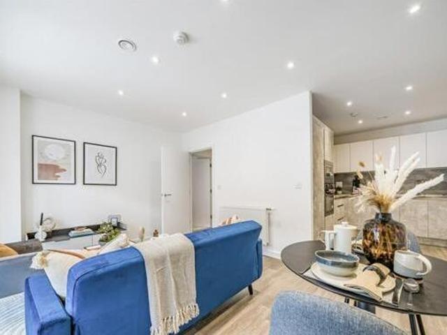 Bed, Th Floor, 1 Bedroom Apartment