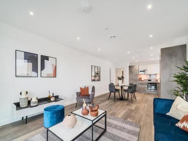 Bed, Th Floor, 2 Bedroom Apartment